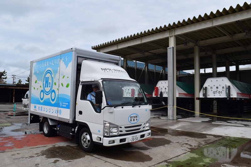 500キロ走行できる…リケンNPR、小型トラックを水素エンジンに改造｜ニュースイッチ by 日刊工業新聞社